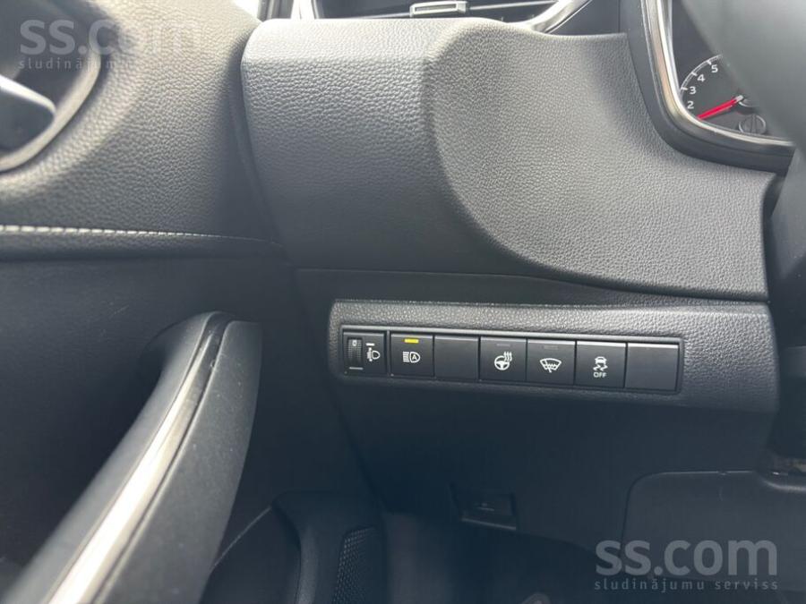 Brown Toyota Corolla 2019 in Riga, with an engine capacity of 1.20 L and mileage of 103 thousand km for 13180 €, photo 17 on AUTOMOTO.COM.LV