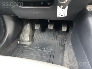 Brown Toyota Corolla 2019 in Riga, with an engine capacity of 1.20 L and mileage of 103 thousand km for 13180 €, photo 18 on AUTOMOTO.COM.LV