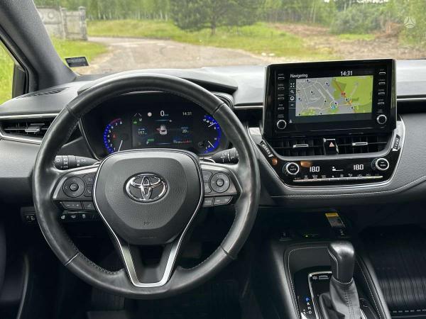 Brown Toyota Corolla 2019 in Kaunas, with an engine capacity of 1.99 L and mileage of 179 thousand km for 16950 €, photo 6 on AUTOMOTO.COM.LV