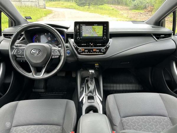 Brown Toyota Corolla 2019 in Kaunas, with an engine capacity of 1.99 L and mileage of 179 thousand km for 16950 €, photo 8 on AUTOMOTO.COM.LV