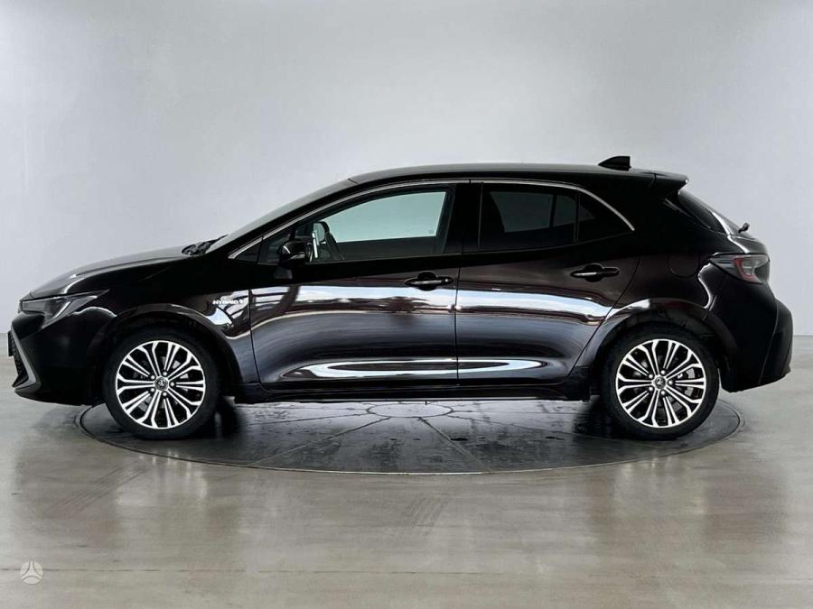 Brown Toyota Corolla 2019 in Vilnius, with an engine capacity of 1.80 L and mileage of 77 thousand km for 16900 €, photo 4 on AUTOMOTO.COM.LV