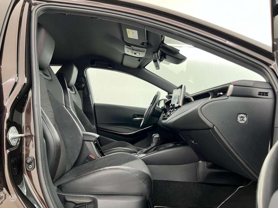 Brown Toyota Corolla 2019 in Vilnius, with an engine capacity of 1.80 L and mileage of 77 thousand km for 16900 €, photo 7 on AUTOMOTO.COM.LV