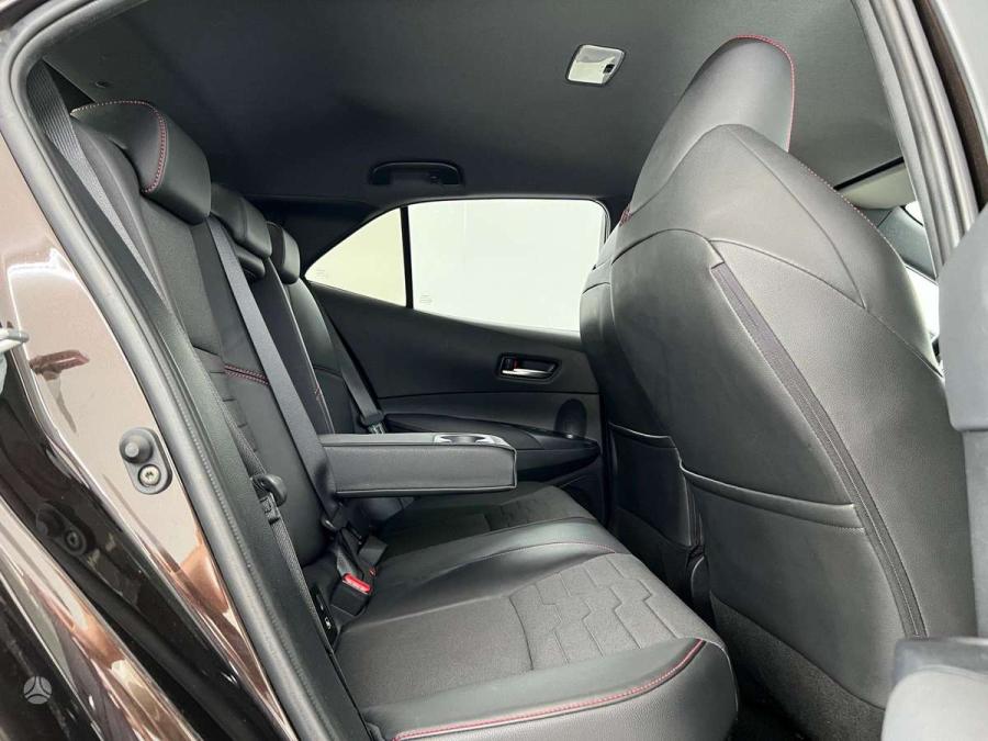 Brown Toyota Corolla 2019 in Vilnius, with an engine capacity of 1.80 L and mileage of 77 thousand km for 16900 €, photo 8 on AUTOMOTO.COM.LV