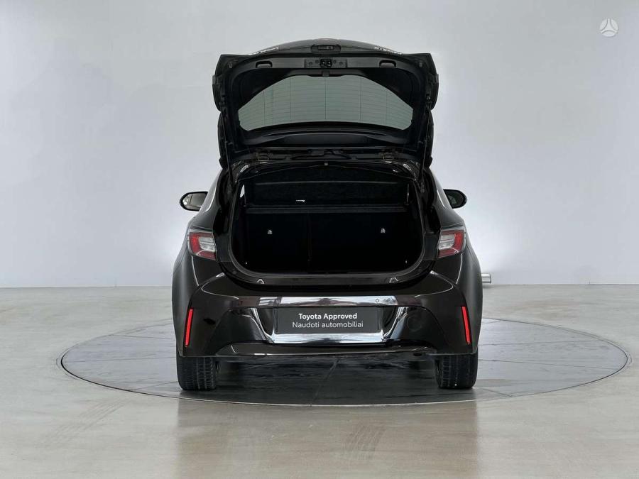 Brown Toyota Corolla 2019 in Vilnius, with an engine capacity of 1.80 L and mileage of 77 thousand km for 16900 €, photo 11 on AUTOMOTO.COM.LV