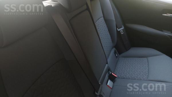 Brown Toyota Corolla 2019 in Riga, with an engine capacity of 1.20 L and mileage of 90 thousand km for 13400 €, photo 9 on AUTOMOTO.COM.LV