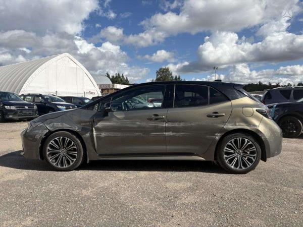 Toyota Corolla 2019 RadviliÅ”kis vietnÄ BrÅ«ns Toyota Corolla 2019 RadviliÅ”kis, ar dzinÄja tilpumu 1.80 L un nobraukumu 123 tÅ«kst. km par 12950 ā¬, foto 8 vietnÄ AUTOMOTO.COM.LV
