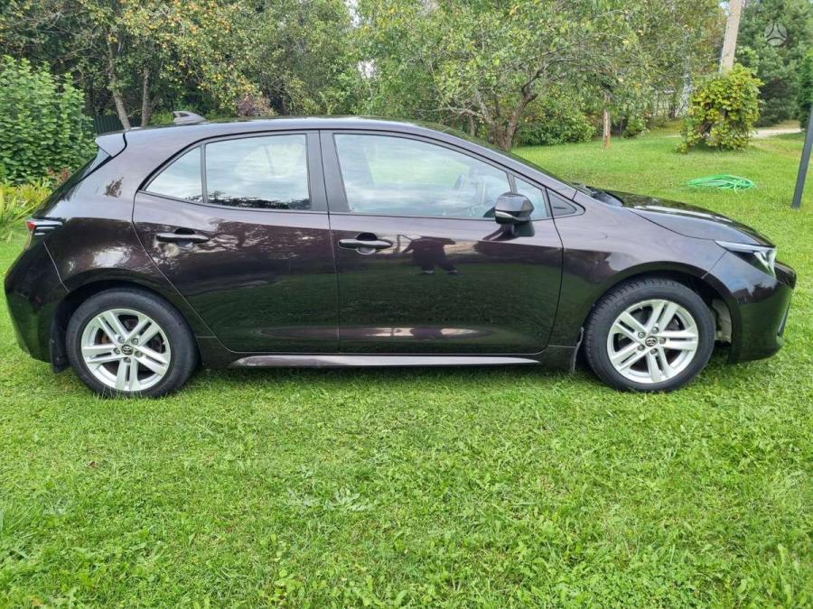 Brown Toyota Corolla 2019 in Alytus, with an engine capacity of 1.20 L and mileage of 150 thousand km for 9900 €, photo 6 on AUTOMOTO.COM.LV
