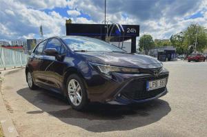 Brown Toyota Corolla 2020 in Vilnius, with an engine capacity of 1.20 L and mileage of 39 thousand km for 15799 €, photo  on AUTOMOTO.COM.LV