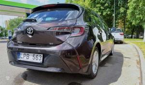 Brown Toyota Corolla 2020 in Vilnius, with an engine capacity of 1.20 L and mileage of 39 thousand km for 15799 €, photo 4 on AUTOMOTO.COM.LV