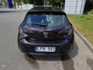 Brown Toyota Corolla 2020 in Vilnius, with an engine capacity of 1.20 L and mileage of 39 thousand km for 15799 €, photo 5 on AUTOMOTO.COM.LV
