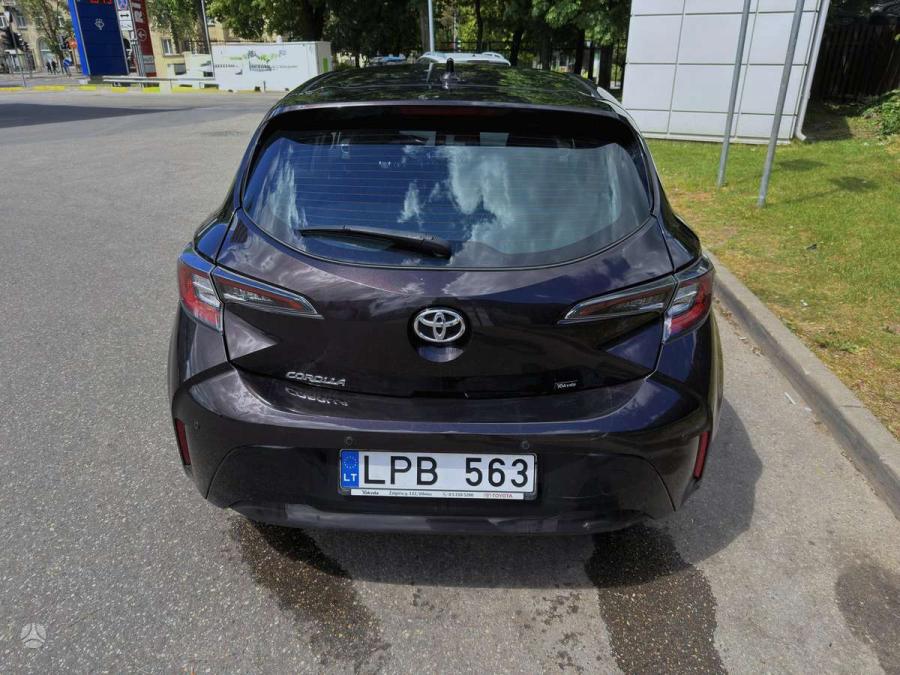 Brown Toyota Corolla 2020 in Vilnius, with an engine capacity of 1.20 L and mileage of 39 thousand km for 15799 €, photo 5 on AUTOMOTO.COM.LV