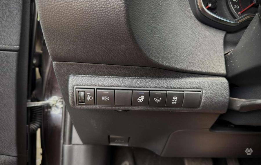 Brown Toyota Corolla 2020 in Vilnius, with an engine capacity of 1.20 L and mileage of 39 thousand km for 15799 €, photo 21 on AUTOMOTO.COM.LV