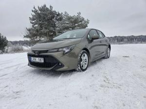 Brown Toyota Corolla 2021 in Kaunas, with an engine capacity of 1.20 L and mileage of 62 thousand km for 16000 €, photo  on AUTOMOTO.COM.LV