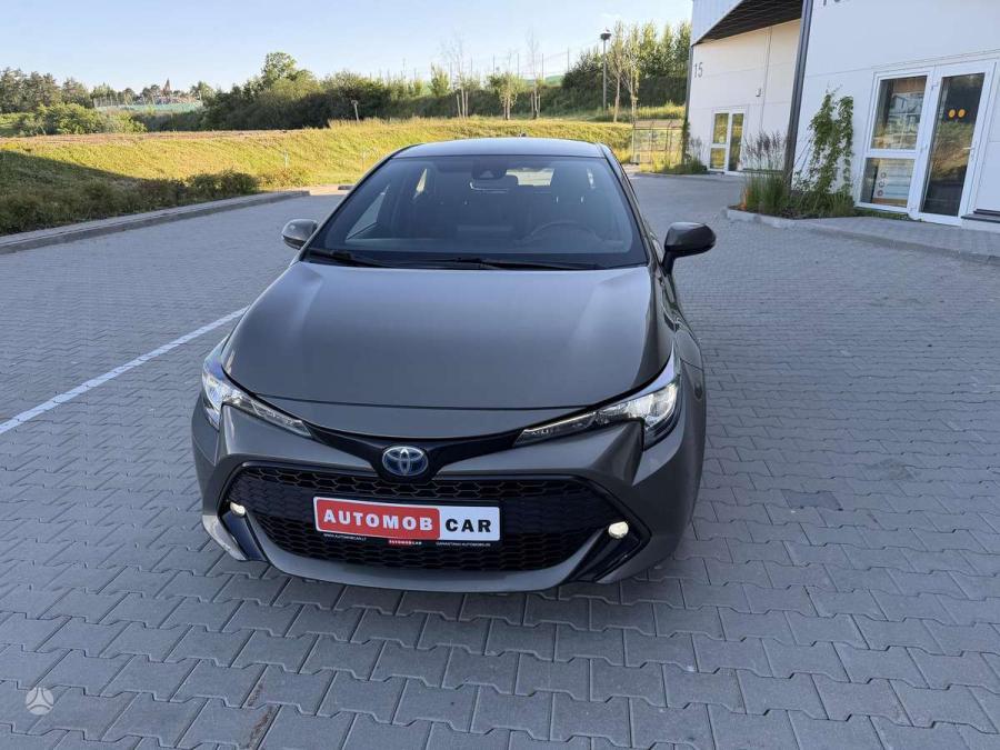 Brown Toyota Corolla 2021 in Vilnius, with an engine capacity of 1.80 L and mileage of 171 thousand km for 15950 €, photo 3 on AUTOMOTO.COM.LV