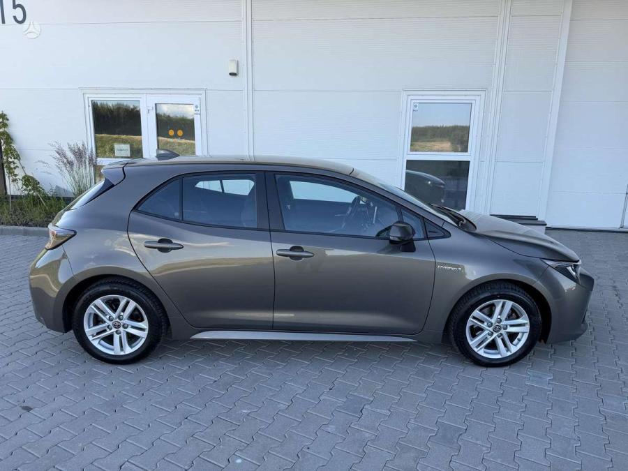Brown Toyota Corolla 2021 in Vilnius, with an engine capacity of 1.80 L and mileage of 171 thousand km for 15950 €, photo 11 on AUTOMOTO.COM.LV