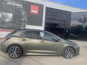 Brown Toyota Corolla 2021 in Riga, with an engine capacity of 1.20 L and mileage of 121 thousand km for 17000 €, photo 8 on AUTOMOTO.COM.LV