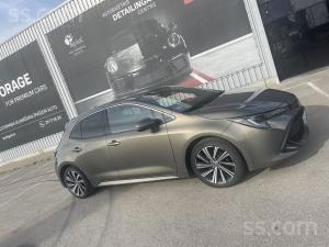 Brown Toyota Corolla 2021 in Riga, with an engine capacity of 1.20 L and mileage of 121 thousand km for 17000 €, photo 11 on AUTOMOTO.COM.LV