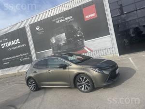 Brown Toyota Corolla 2021 in Riga, with an engine capacity of 1.20 L and mileage of 121 thousand km for 17000 €, photo 13 on AUTOMOTO.COM.LV