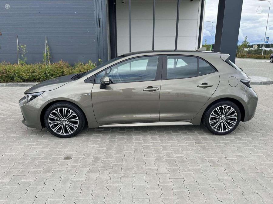 Brown Toyota Corolla 2021 in Vilnius, with an engine capacity of 1.80 L and mileage of 171 thousand km for 15950 €, photo 10 on AUTOMOTO.COM.LV