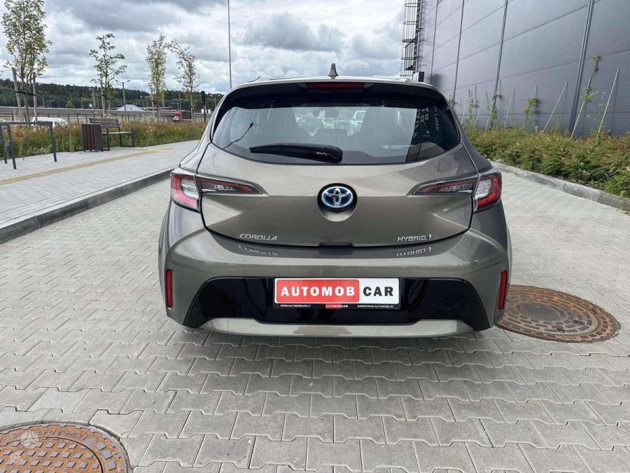 Brown Toyota Corolla 2021 in Vilnius, with an engine capacity of 1.80 L and mileage of 171 thousand km for 15950 €, photo 13 on AUTOMOTO.COM.LV