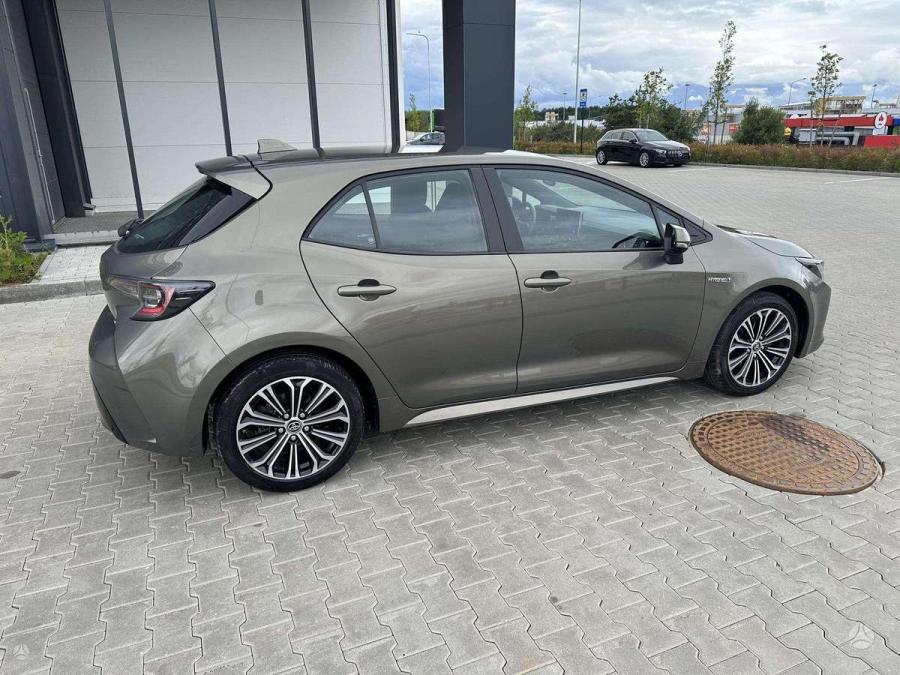 Brown Toyota Corolla 2021 in Vilnius, with an engine capacity of 1.80 L and mileage of 171 thousand km for 15950 €, photo 16 on AUTOMOTO.COM.LV
