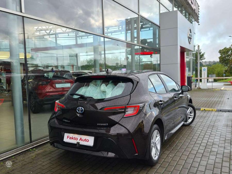 Brūns Toyota Corolla 2022 Viļņa, ar dzinēja tilpumu 1.80 L un nobraukumu 71 tūkst. km par 17000 €, foto 5 vietnē AUTOMOTO.COM.LV