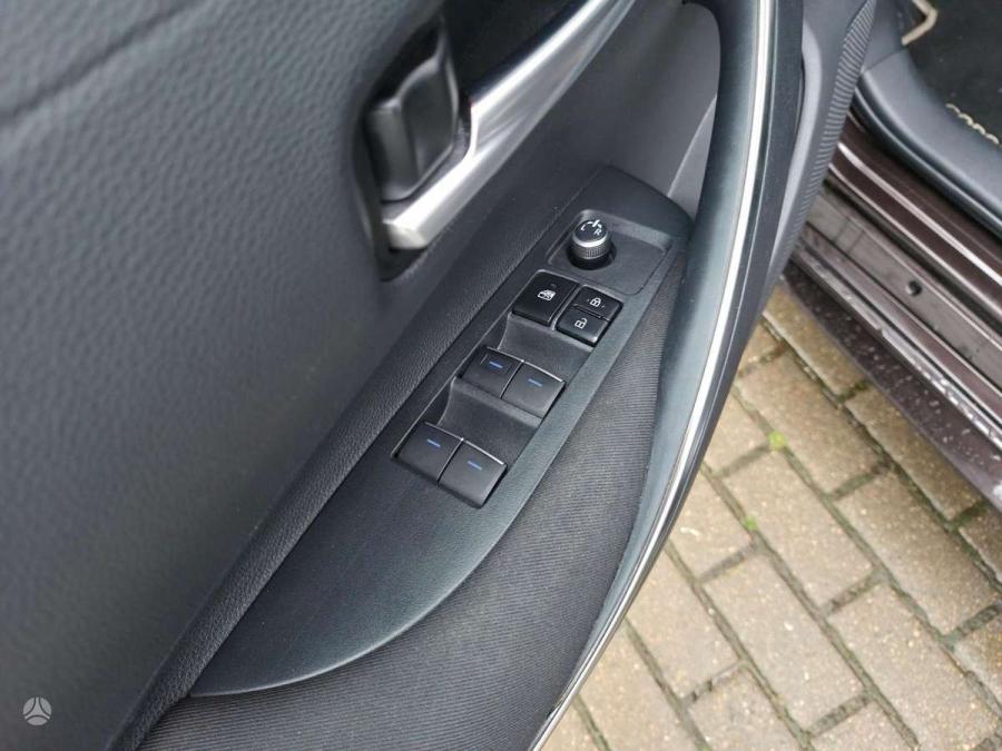 Brūns Toyota Corolla 2022 Viļņa, ar dzinēja tilpumu 1.80 L un nobraukumu 71 tūkst. km par 17000 €, foto 10 vietnē AUTOMOTO.COM.LV