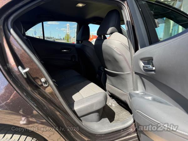 Brown Toyota Corolla 2023 in Tartu, with an engine capacity of 1.80 L and mileage of 24 thousand km for 21990 €, photo 9 on AUTOMOTO.COM.LV
