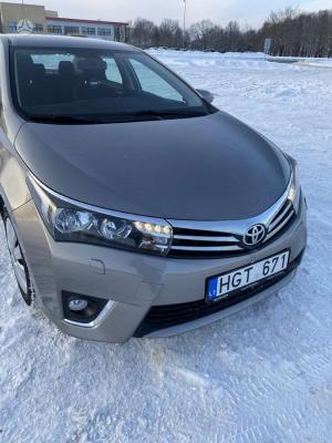 Brūns Toyota Corolla 2014 Kauņa, ar dzinēja tilpumu 1.60 L un nobraukumu 100 tūkst. km par 7850 €, foto 3 vietnē AUTOMOTO.COM.LV