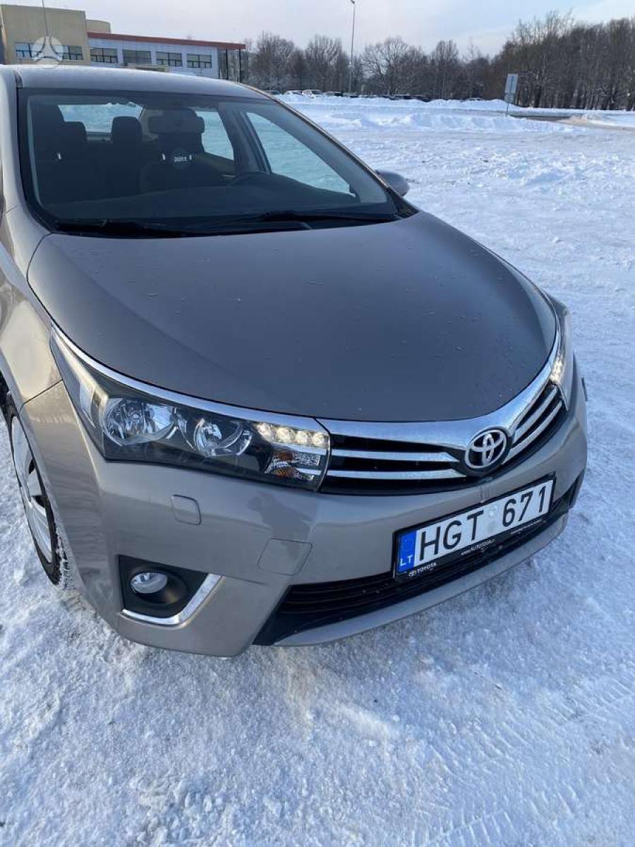 Brūns Toyota Corolla 2014 Kauņa, ar dzinēja tilpumu 1.60 L un nobraukumu 100 tūkst. km par 7850 €, foto 3 vietnē AUTOMOTO.COM.LV