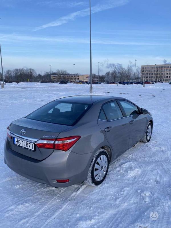Brown Toyota Corolla 2014 in Kaunas, with an engine capacity of 1.60 L and mileage of 100 thousand km for 7850 €, photo 7 on AUTOMOTO.COM.LV