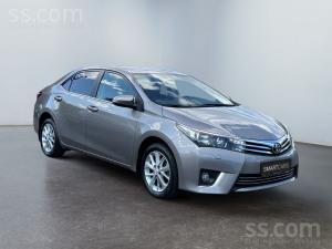 Brown Toyota Corolla 2014 in Riga, with an engine capacity of 1.60 L and mileage of 194 thousand km for 8230 €, photo 7 on AUTOMOTO.COM.LV
