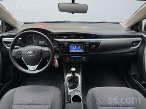 Brown Toyota Corolla 2014 in Riga, with an engine capacity of 1.60 L and mileage of 194 thousand km for 8230 €, photo 10 on AUTOMOTO.COM.LV