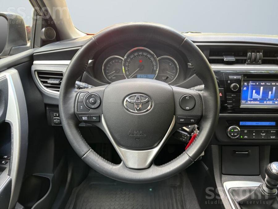Brown Toyota Corolla 2014 in Riga, with an engine capacity of 1.60 L and mileage of 194 thousand km for 8230 €, photo 12 on AUTOMOTO.COM.LV