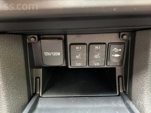 Brown Toyota Corolla 2014 in Riga, with an engine capacity of 1.60 L and mileage of 194 thousand km for 8230 €, photo 18 on AUTOMOTO.COM.LV