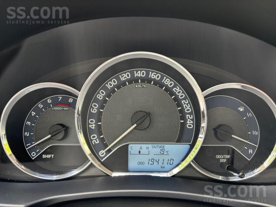 Brown Toyota Corolla 2014 in Riga, with an engine capacity of 1.60 L and mileage of 194 thousand km for 8230 €, photo 20 on AUTOMOTO.COM.LV