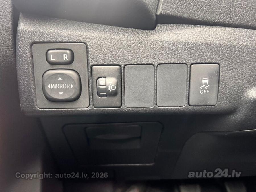 Brūns Toyota Corolla 2016 Tallina, ar dzinēja tilpumu 1.60 L un nobraukumu 165 tūkst. km par 9950 €, foto 29 vietnē AUTOMOTO.COM.LV