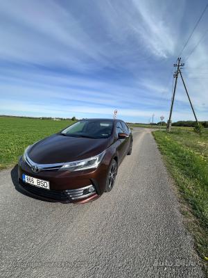 Brown Toyota Corolla 2016 in Tallinn, with an engine capacity of 1.60 L and mileage of 187 thousand km for 8900 €, photo 3 on AUTOMOTO.COM.LV