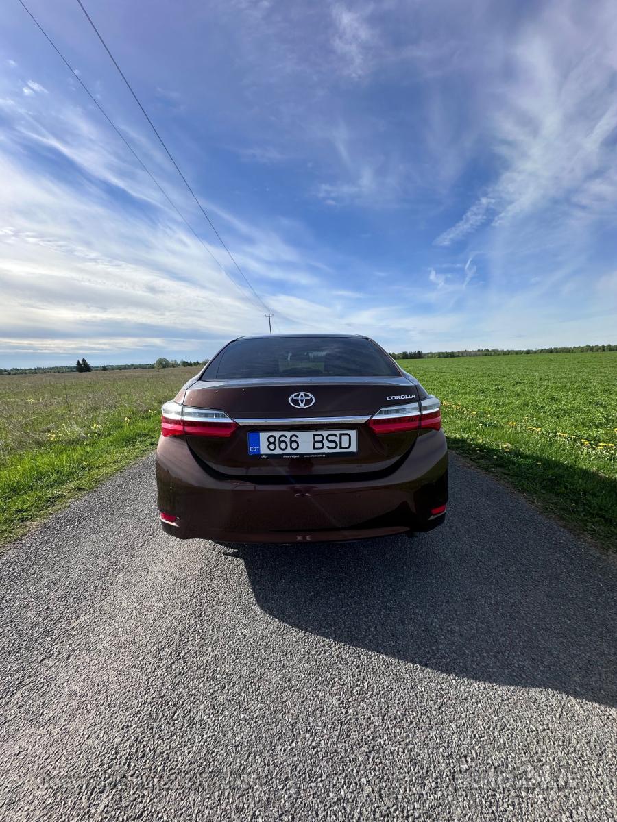 Brown Toyota Corolla 2016 in Tallinn, with an engine capacity of 1.60 L and mileage of 187 thousand km for 8900 €, photo 6 on AUTOMOTO.COM.LV