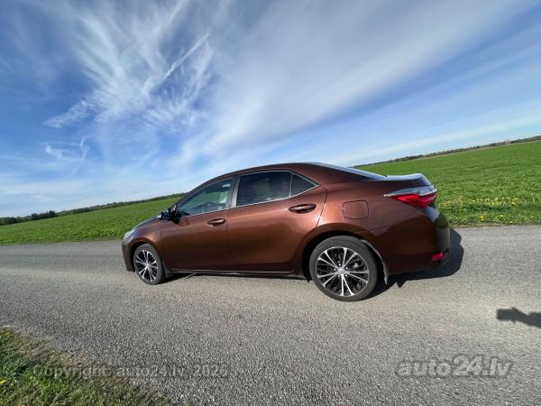 Brown Toyota Corolla 2016 in Tallinn, with an engine capacity of 1.60 L and mileage of 187 thousand km for 8900 €, photo 6 on AUTOMOTO.COM.LV