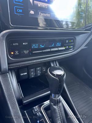 Brown Toyota Corolla 2016 in Tallinn, with an engine capacity of 1.60 L and mileage of 187 thousand km for 8900 €, photo 11 on AUTOMOTO.COM.LV