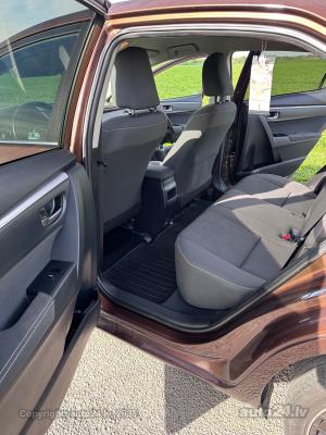 Brown Toyota Corolla 2016 in Tallinn, with an engine capacity of 1.60 L and mileage of 187 thousand km for 8900 €, photo 13 on AUTOMOTO.COM.LV