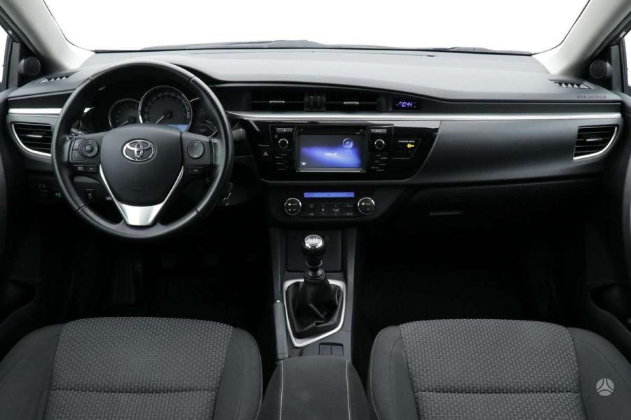 Brown Toyota Corolla 2016 in Vilnius, with an engine capacity of 1.60 L and mileage of 159 thousand km for 9990 €, photo 7 on AUTOMOTO.COM.LV