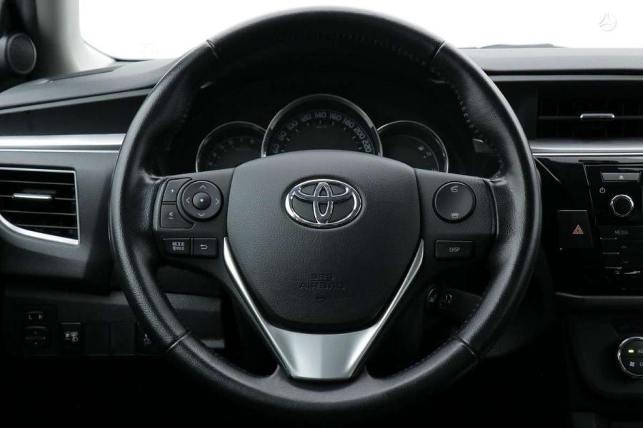 Brown Toyota Corolla 2016 in Vilnius, with an engine capacity of 1.60 L and mileage of 159 thousand km for 9990 €, photo 13 on AUTOMOTO.COM.LV