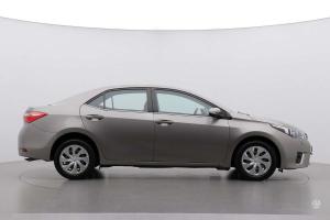 Brown Toyota Corolla 2016 in Vilnius, with an engine capacity of 1.60 L and mileage of 159 thousand km for 9990 €, photo 17 on AUTOMOTO.COM.LV