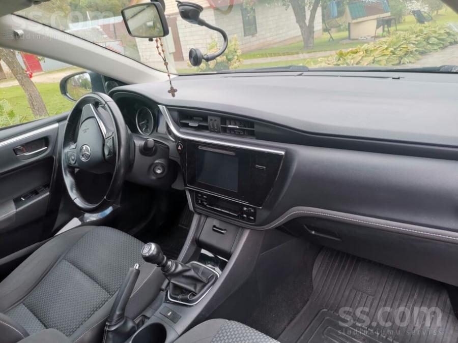 Brūns Toyota Corolla 2017 Preiļi, ar dzinēja tilpumu 1.60 L un nobraukumu 113 tūkst. km par 9800 €, foto 7 vietnē AUTOMOTO.COM.LV
