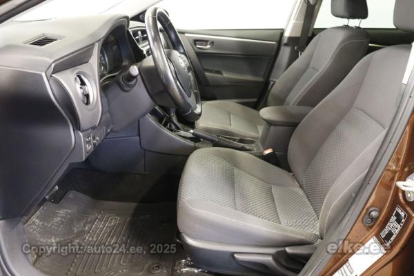 Brūns Toyota Corolla 2017 Tallina, ar dzinēja tilpumu 1.60 L un nobraukumu 79 tūkst. km par 11990 €, foto 11 vietnē AUTOMOTO.COM.LV