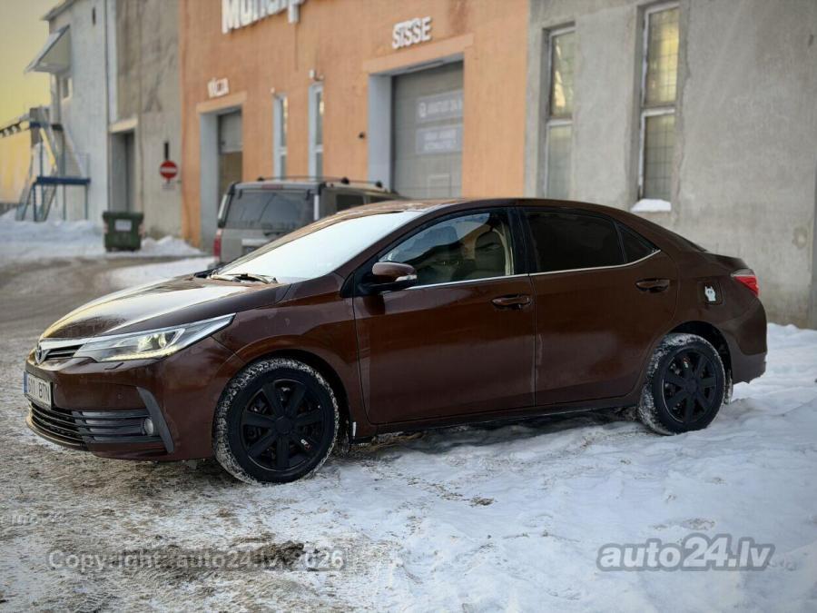 Brūns Toyota Corolla 2017 Tallina, ar dzinēja tilpumu 1.60 L un nobraukumu 176 tūkst. km par 10490 €, foto 3 vietnē AUTOMOTO.COM.LV