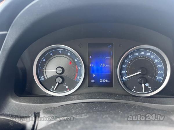 Коричневый Тойота Королла 2017 в Таллин, объемом двигателя 1.60 л и пробегом 93 тыс. км за 11900 €, фото 7 на AUTOMOTO.COM.LV