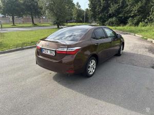 Brown Toyota Corolla 2017 in Vilnius, with an engine capacity of 1.60 L and mileage of 90 thousand km for 11500 €, photo 5 on AUTOMOTO.COM.LV